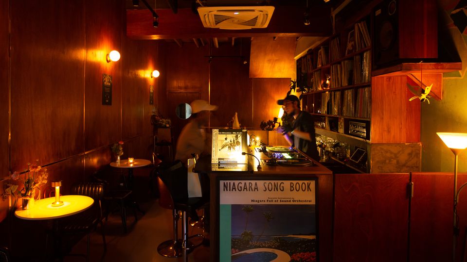 Yayyyyy Record Bar | Friday Bangkok